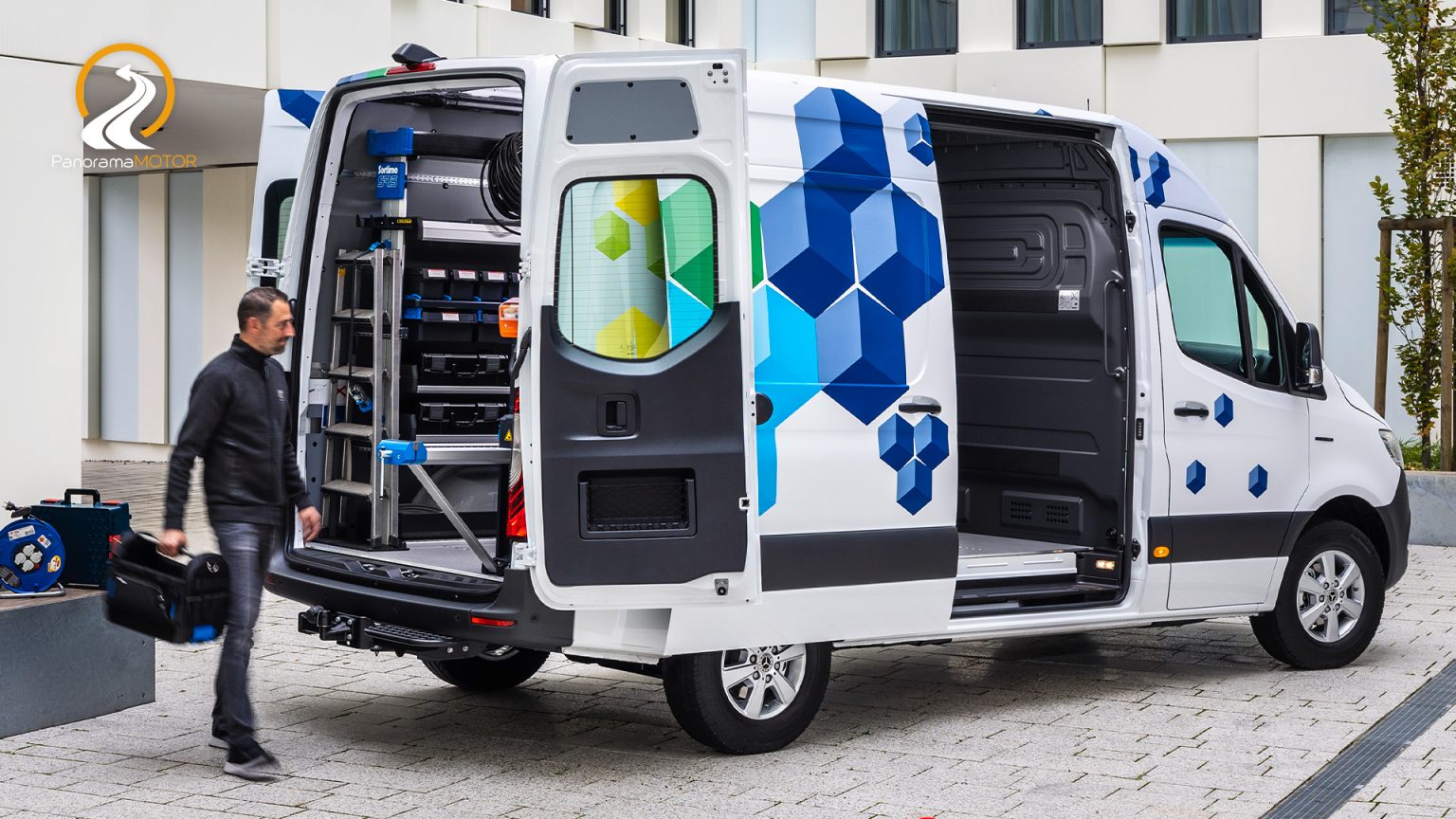 Mercedes-Benz eSprinter 2023 - Panorama Motor